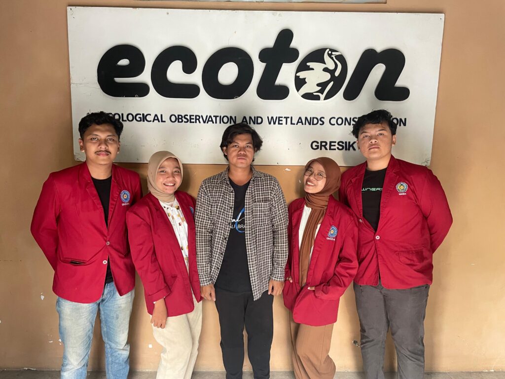 4 Mahasiswa Ikom Umsida magang di ecoton