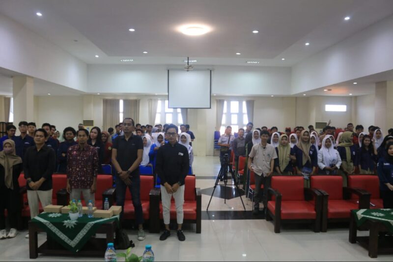 Workshop COMFEST 2025: Bekali Generasi Muda dengan Kecakapan Media ...