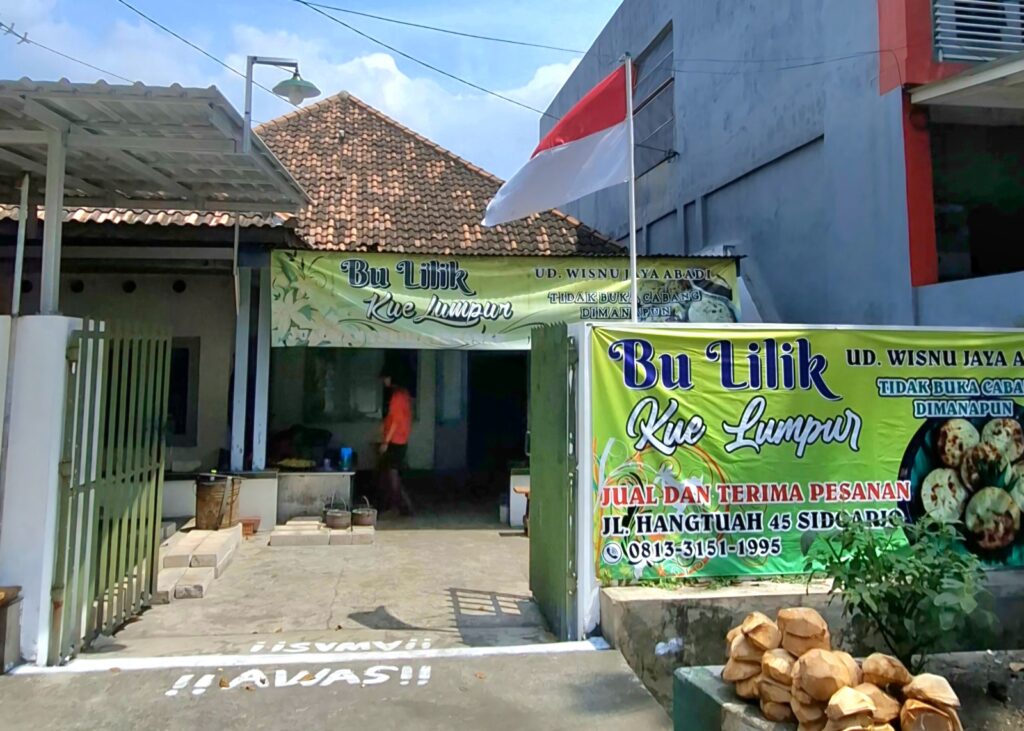 Kue Lumpur Bu Lilik Mahasiswa Ikom Angkat Popularitasnya 1